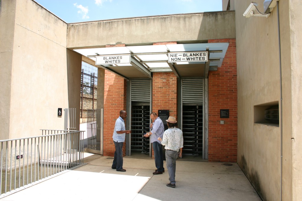 Chapter 2: Participation Begins with Me – The Participatory Museum